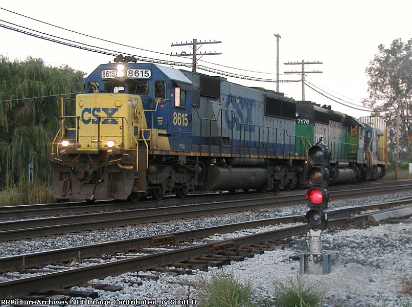 CSX 8615 Q222